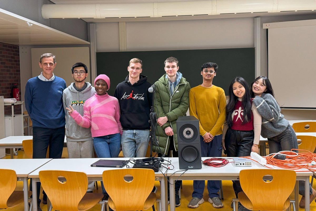 Studierende messen Raumimpulsantwort