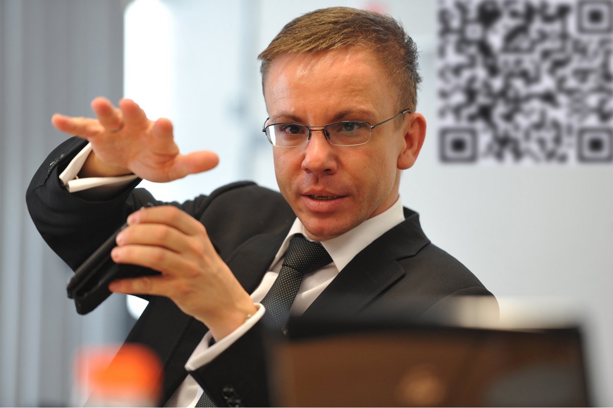 Professor Thomas Urban referiert an der Cambridge University