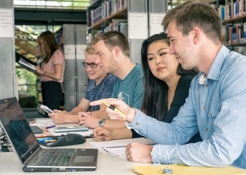 Austausch mit Technischer Universität Varna