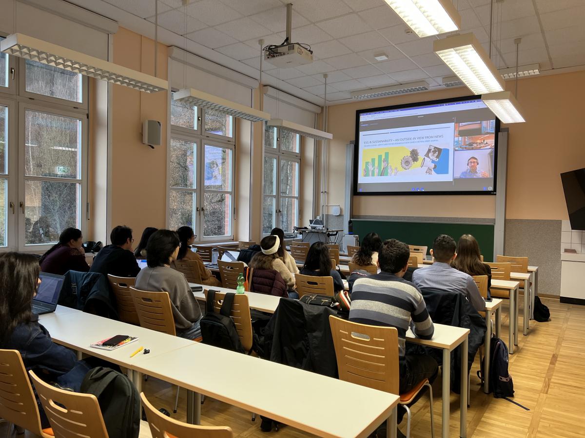 Gastvortrag Ricardo Aceves, Deputy Director ESG Research and Impact Investing, Verlagshaus Dow Jones